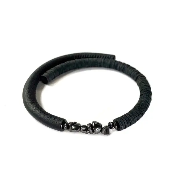 WAIWAI Choker With Hematite Crystals - Black