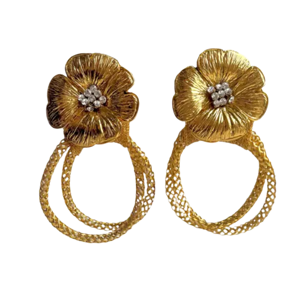 LAURA GRAY Flower Hoop Post Earrings - Gold
