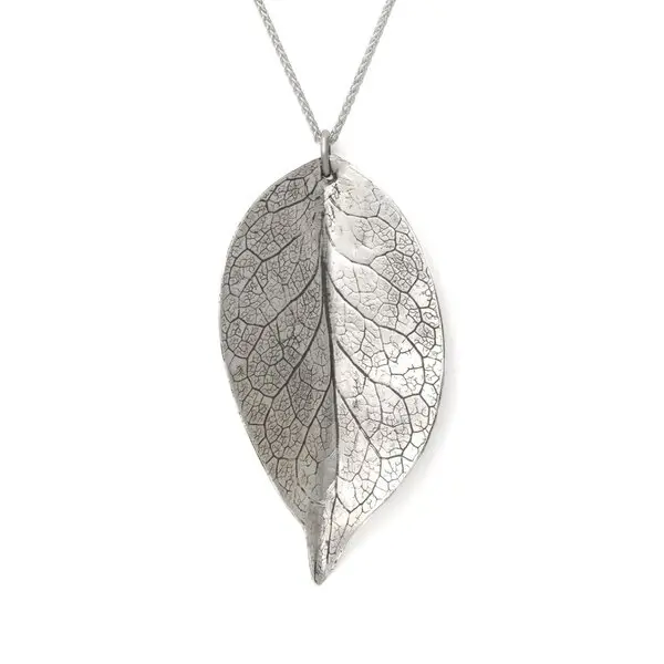 ZULA JEWELRY + DESIGN Leaf Necklace In Large