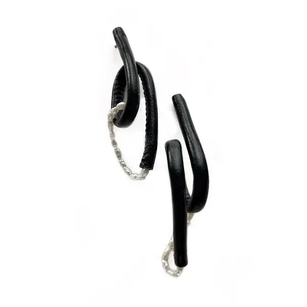 WAIWAI Pearl Twist Leather Earrings - Black