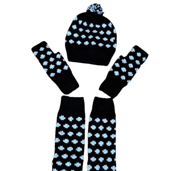 SPRINGMOONATELIER Handmade Wool Black & White Hat Gloves Socks Set - Black/white