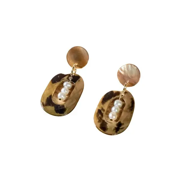 Likhâ Tiger Oval Earrings With Inner Pearls - Brown
