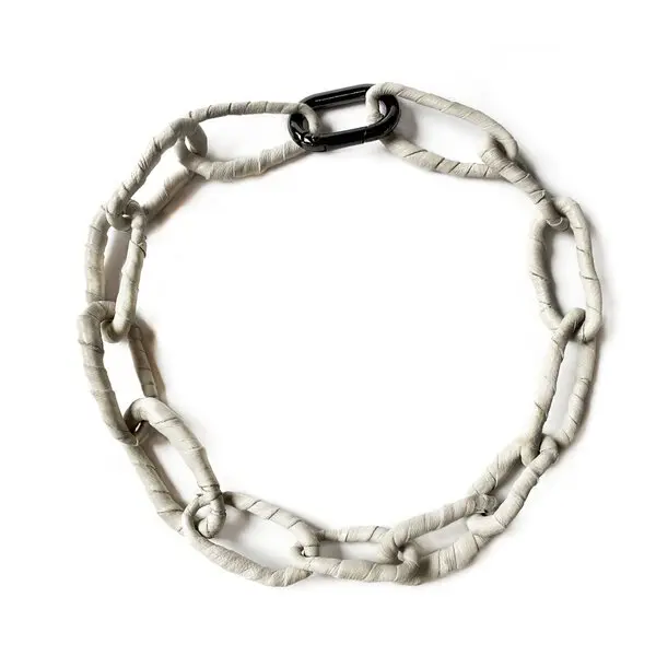 WAIWAI Link Leather Necklace Off - White
