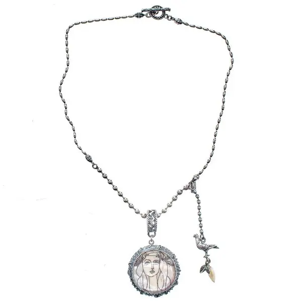 GEM KINGDOM Silver / White Picasso Portrait & Bird Talisman Necklace - Silver/white