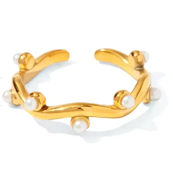 OLIVIA LE Emelia Dainty Pearl Ring - Gold