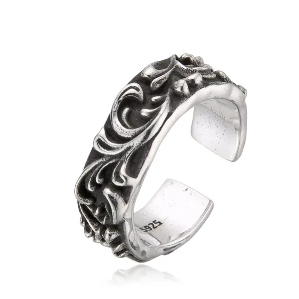 ALTAR™ ORNAMENTS CO. Black / Silver Aeterna Ring| Sterling Silver Floral Engraved Ring Altar - Black/silver
