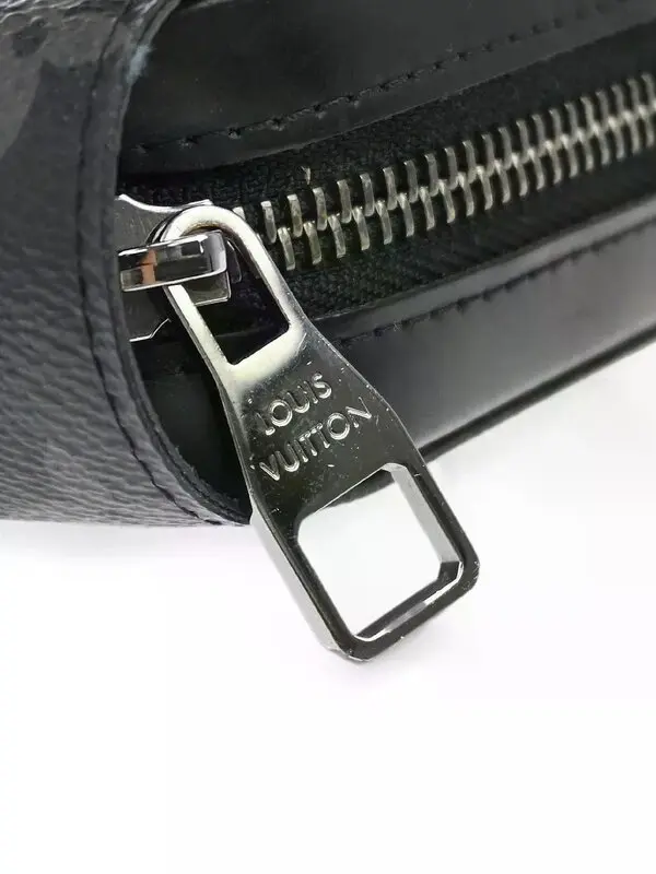 LOUIS VUITTON 2017 Eclipse Zippy Monogram Wallet
