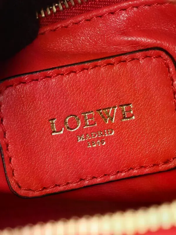 Loewe 2000-2026 Leather Amazona 28 Handbag - Red