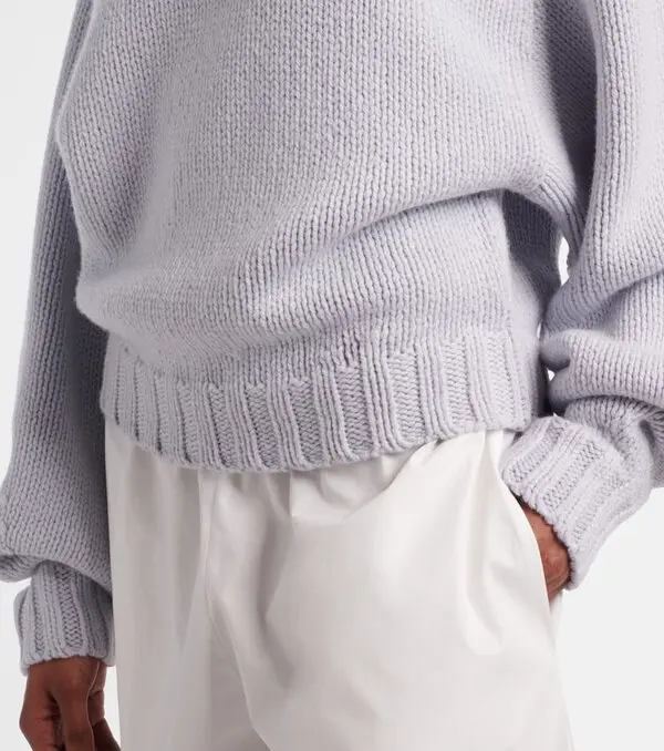 Khaite Gemma Oversized Cashmere Sweater