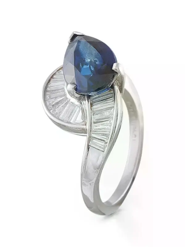 LB EXCLUSIVE Sapphire And Diamond Ring