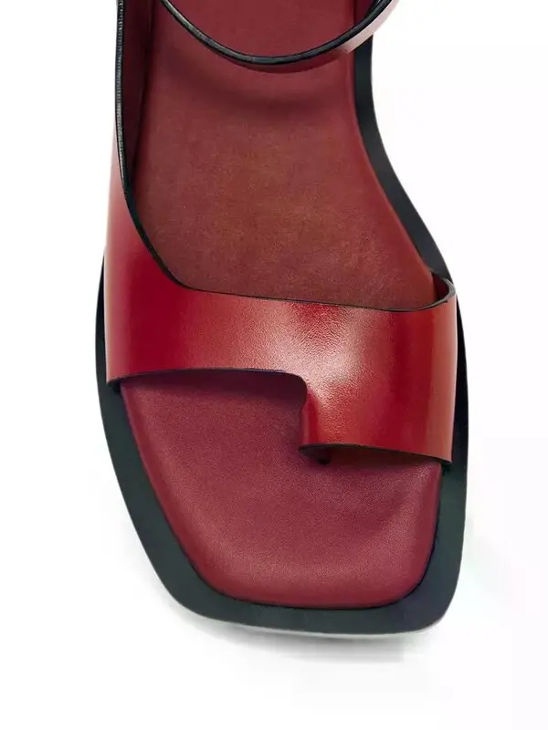 ALOHAS Tebas Buckle-fastening Toe-strap Flat Sandals