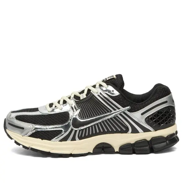 Nike Vomero 5 Chrome Sneaker