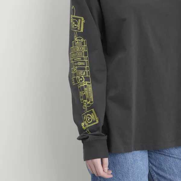 DAMSON MADDER The Reader Long Sleeve T-shirt