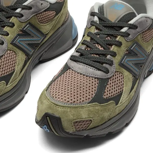 NEW BALANCE 2010 Sneaker