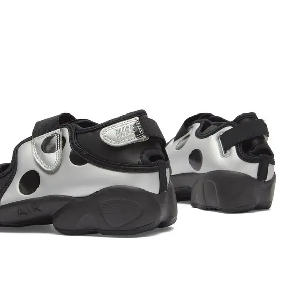 Nike Air Rift Dot Sneaker