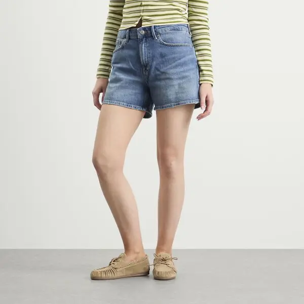Good American Good Everyday Shorts