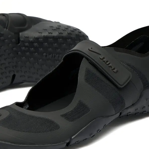 Nike X Skims Mesh Rift Sneaker