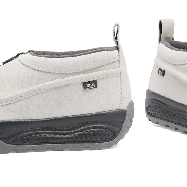 Nike Izy Sneaker
