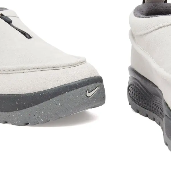 Nike Izy Sneaker
