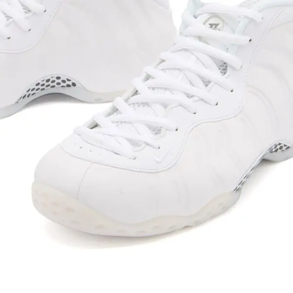 Nike Air Foamposite One Sneaker