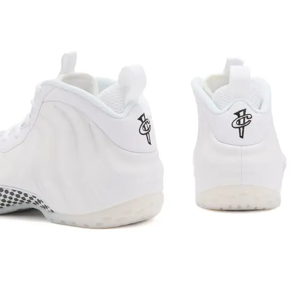 Nike Air Foamposite One Sneaker