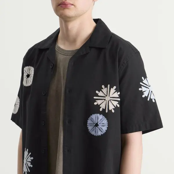 WAX LONDON Didcot Round Applique Vacation Shirt