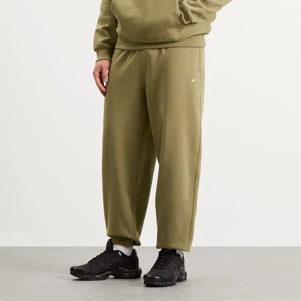 Nike Solo Swoosh Cuff Pant
