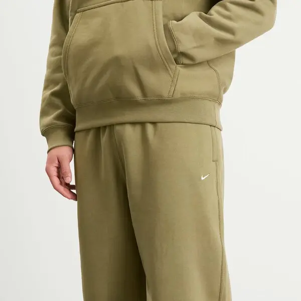 Nike Solo Swoosh Cuff Pant