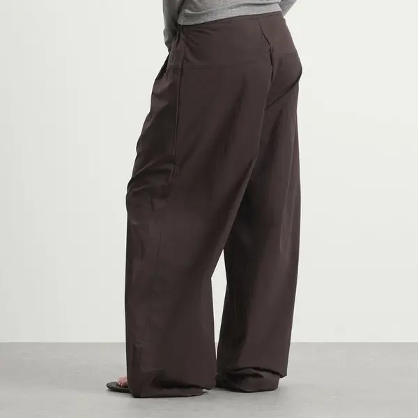 ST. AGNI Relaxed Pleat Pants - Bark