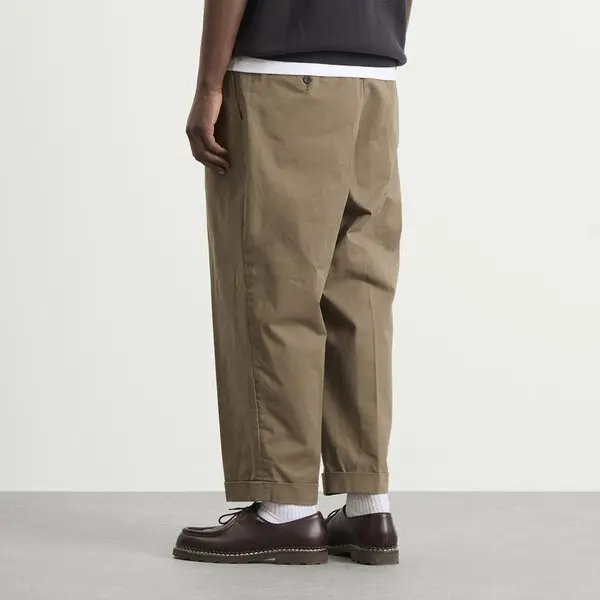 BEAMS 2 Pleat Chino