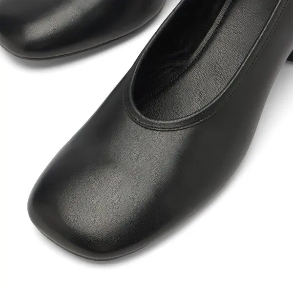 VAGABOND SHOEMAKERS Livia Block Heel Pumps - Black Leather