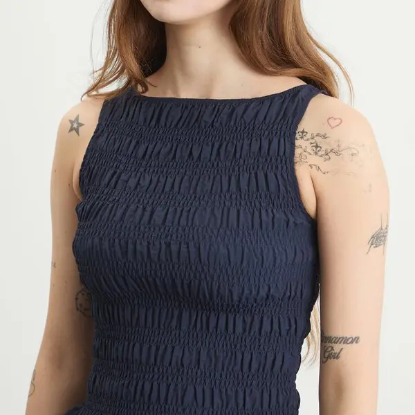 PEACHY DEN Deba Top