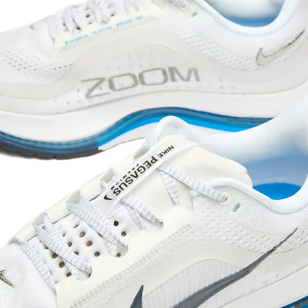 Nike Pegasus Premium Sneaker