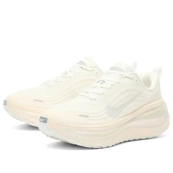 Nike Vomero Plus Ess Sneaker