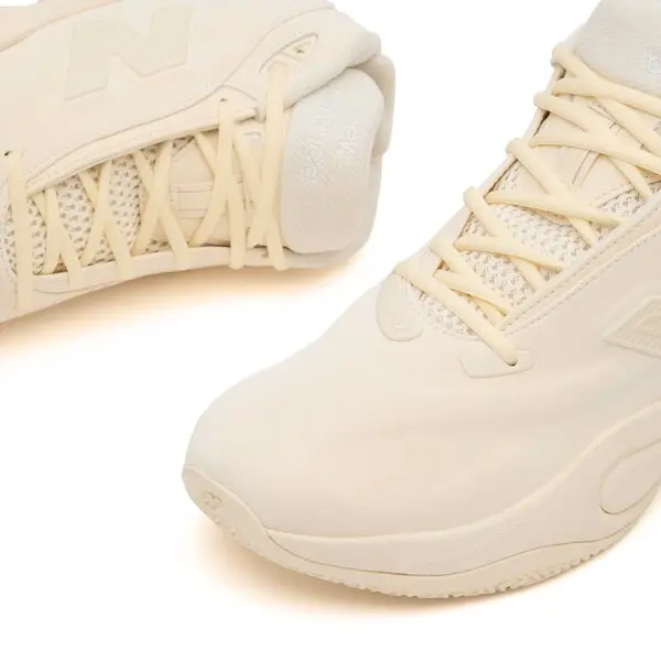 NEW BALANCE Freshfoam Bb V4 Sneaker