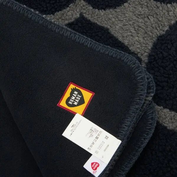 HUMAN MADE Heart Fleece Blanket