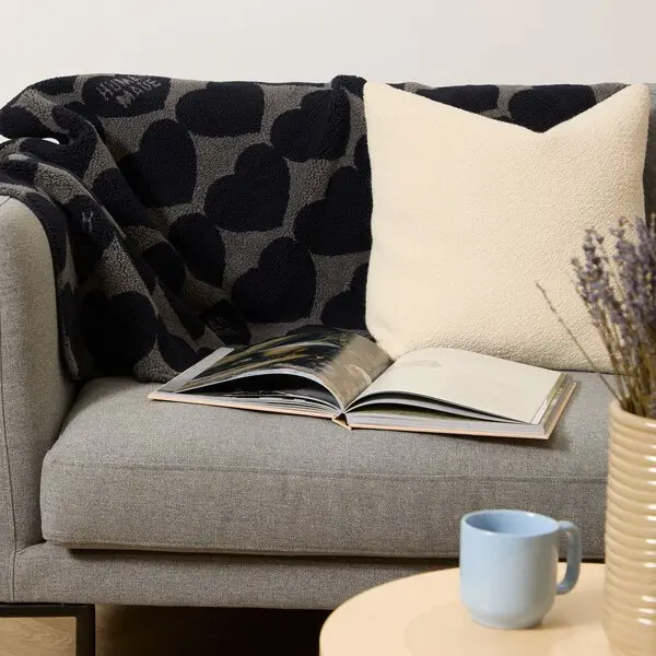 HUMAN MADE Heart Fleece Blanket