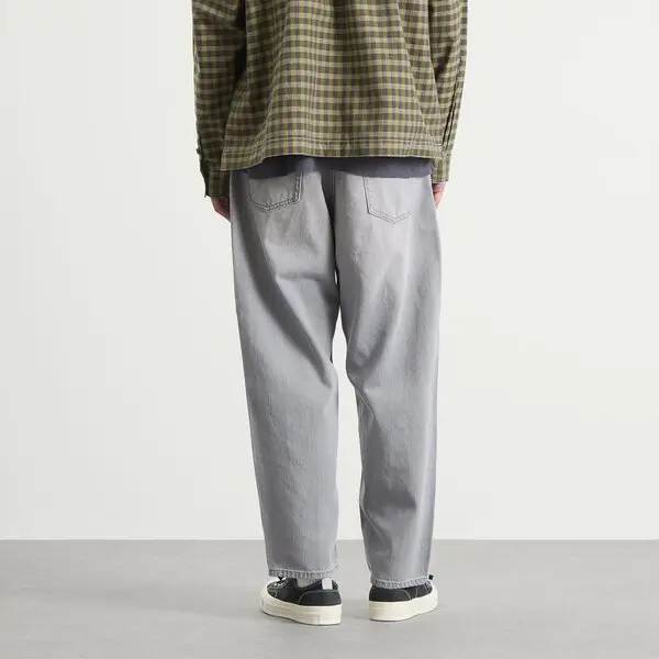 BEAMS Wide Pleated Taper Denim Jeans - Grey