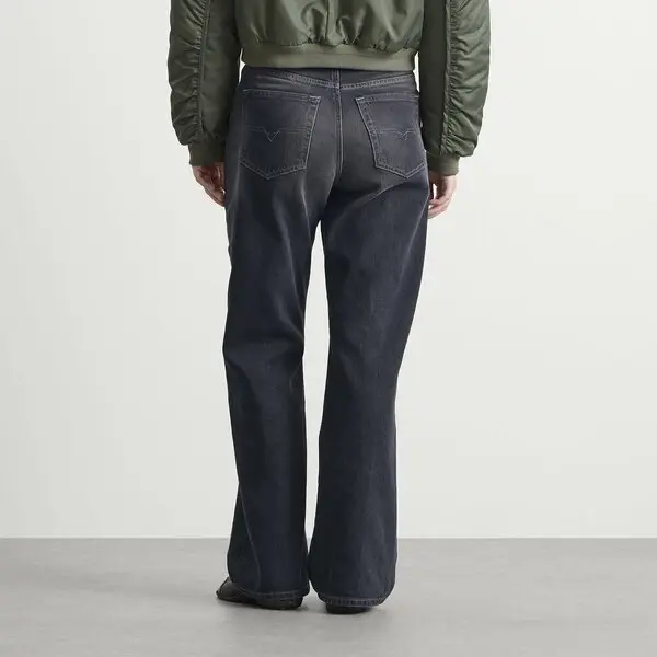 DIESEL® 1971 D-sent Jeans Leg 30