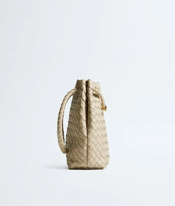 Bottega Veneta Andiamo Small Bucket - Ecru