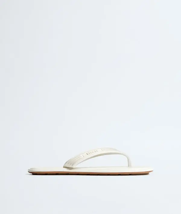 Bottega Veneta Sampieri Flat Thong Sandals - Alabaster