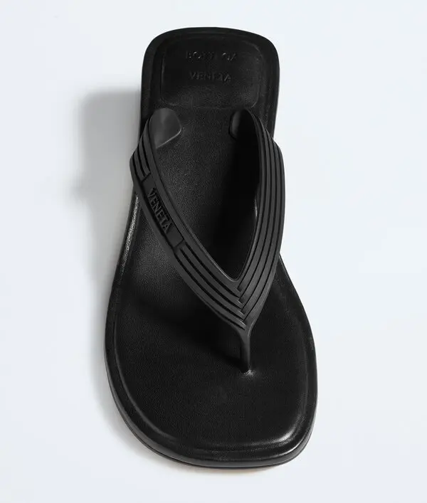 Bottega Veneta Rubber Kitten Heel Thong Sandal - Black