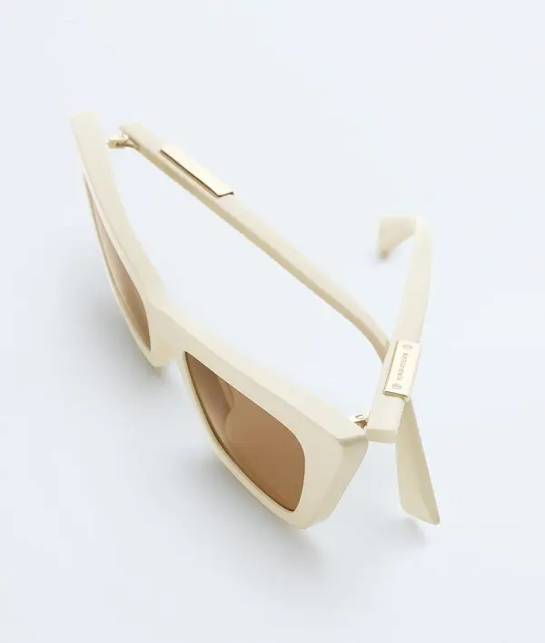 Bottega Veneta Snap Cat Eye Sunglasses - Beige/brown