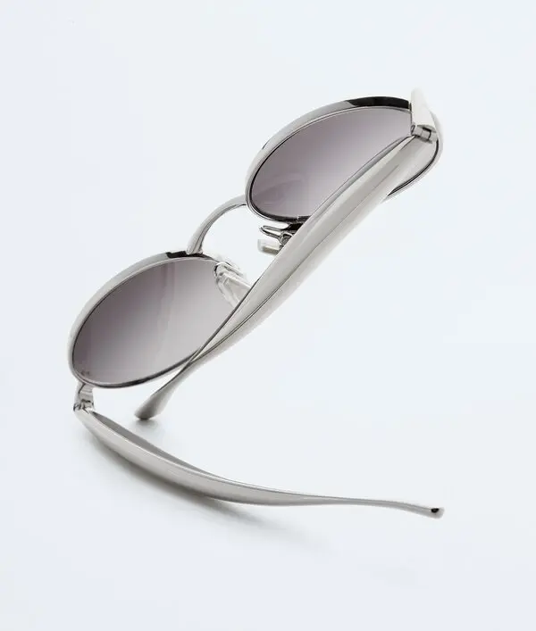 Bottega Veneta Oval Sunglasses - Silver/grey