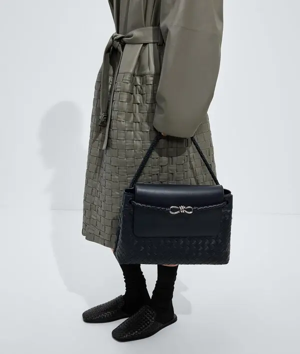 Bottega Veneta Andiamo Messenger - Midnight