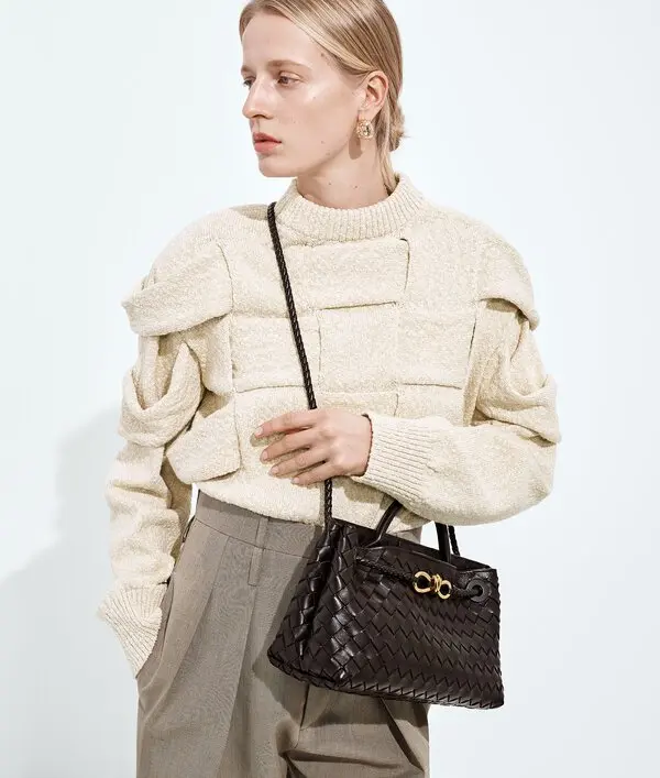 Bottega Veneta East-west Andiamo Top Handle Bag - Fondant