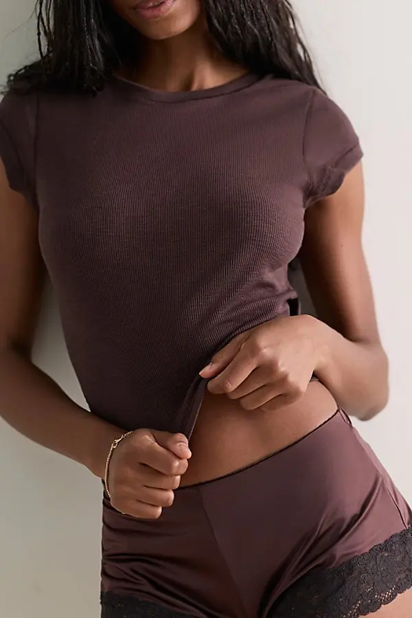 INTIMATELY Ribbed Baby Tee - Hot Fudge