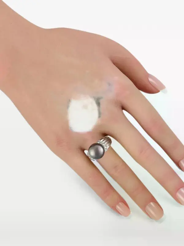 LB EXCLUSIVE Tahitian Pearl And Diamond Ring - Silver