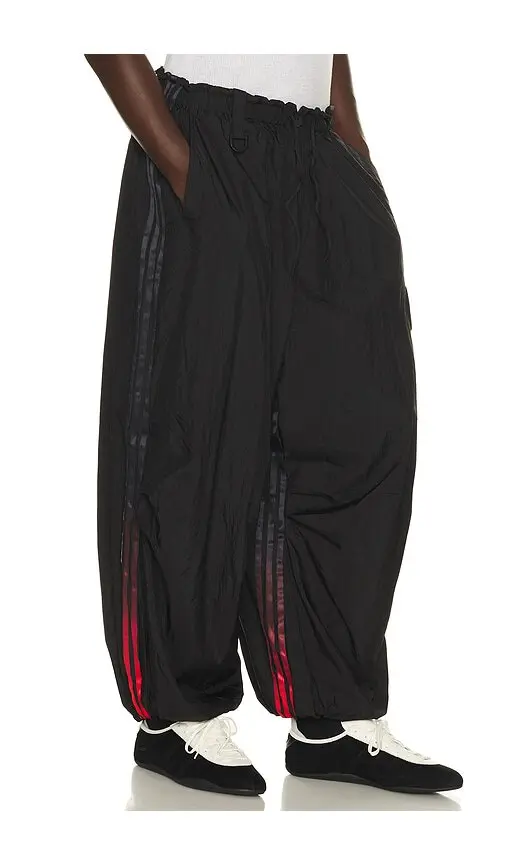 Y3 Grd 3s Cargo Pants In . Also - Black