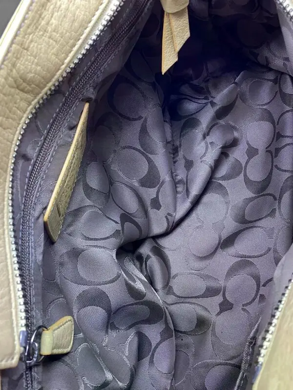 COACH VINTAGE Hampton Tasseled Handbag